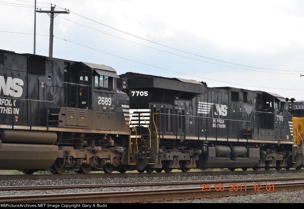 NORFOLK SOUTHERN ES40DC 7705 LONG HOOD